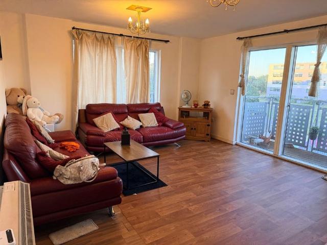 Room in a Shared Flat, Prince Regent Road, TW3