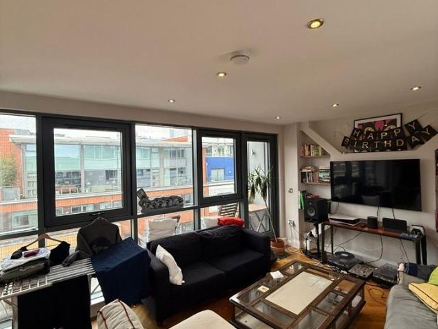 Room in a Shared Flat, Quastel House, SE1