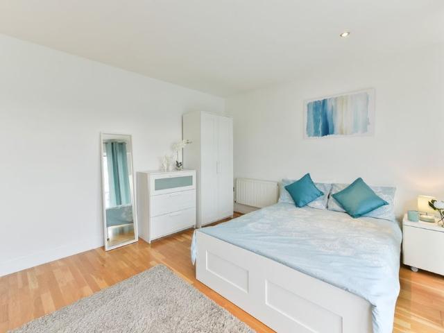Room in a Shared Flat, Rotherhithe Street, SE16