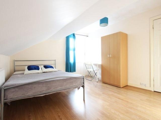 Room in a Shared Flat, Romford Road, E7