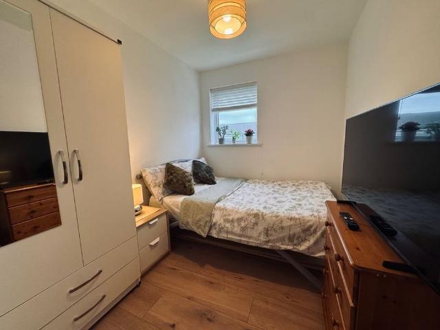 Room in a Shared Flat, Romford Road, E15