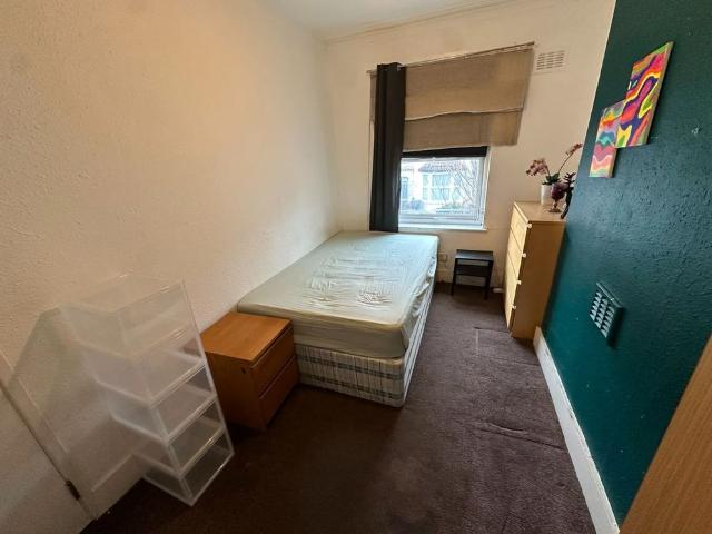 Room in a Shared Flat, Ranelagh Road, NW10