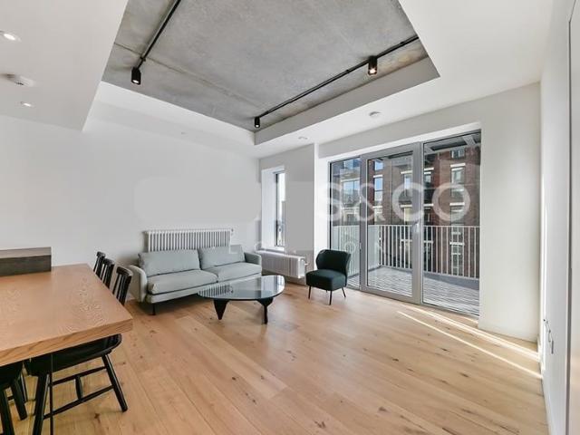 Room in a Shared Flat, Rendel House, E14
