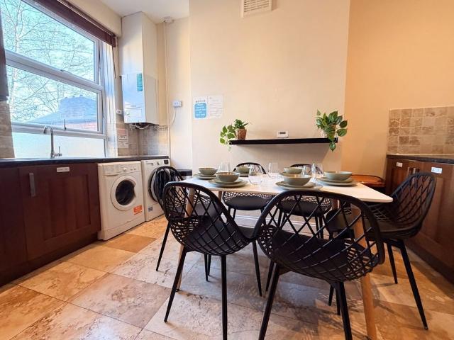 Room in a Shared Flat, Rutland Park Mansions, NW2