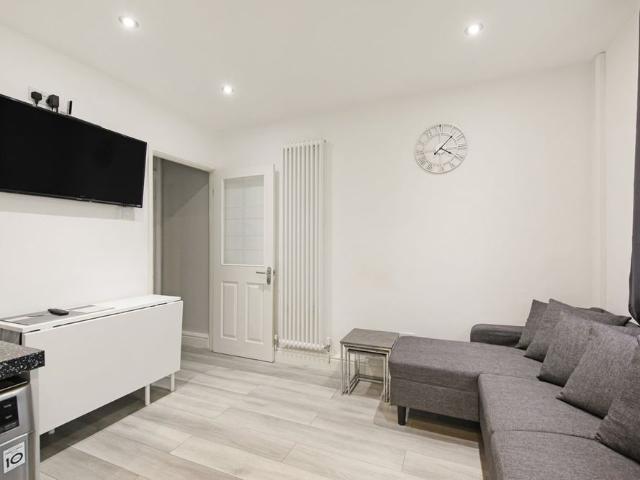 Room in a Shared Flat, Rufus House, SE1