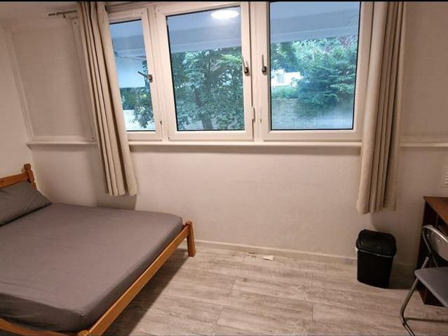 Room in a Shared Flat, Ryefield Path, SW15