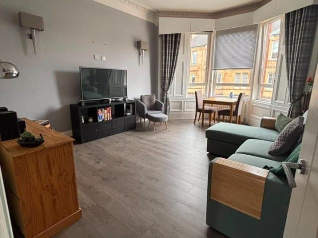 Room in a Shared Flat, Wood St, G31