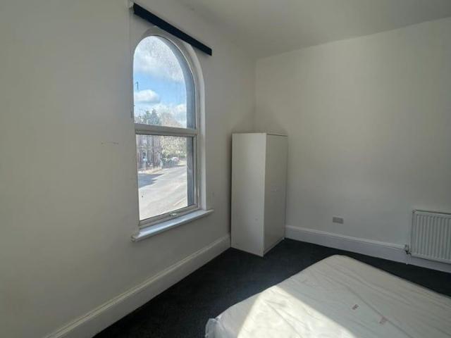 Room in a Shared Flat, Woodhouse Lane, LS2