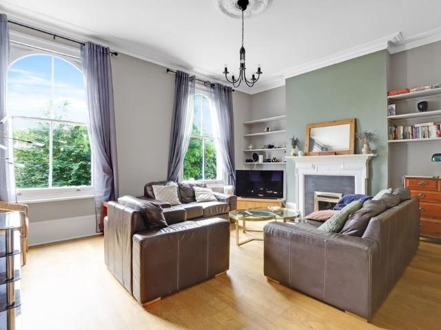Room in a Shared Flat, Woodside Green, SE25