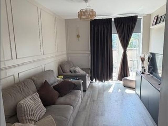 Room in a Shared Flat, Wandsworth Road, SW8