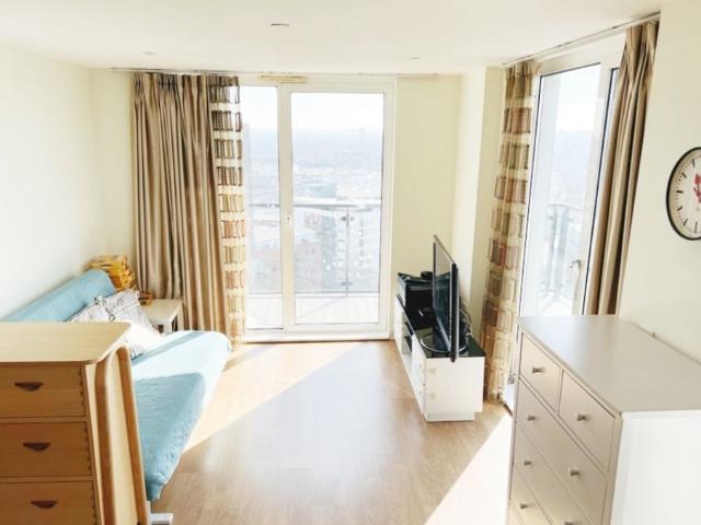 Room in a Shared Flat, Ward Road, E15
