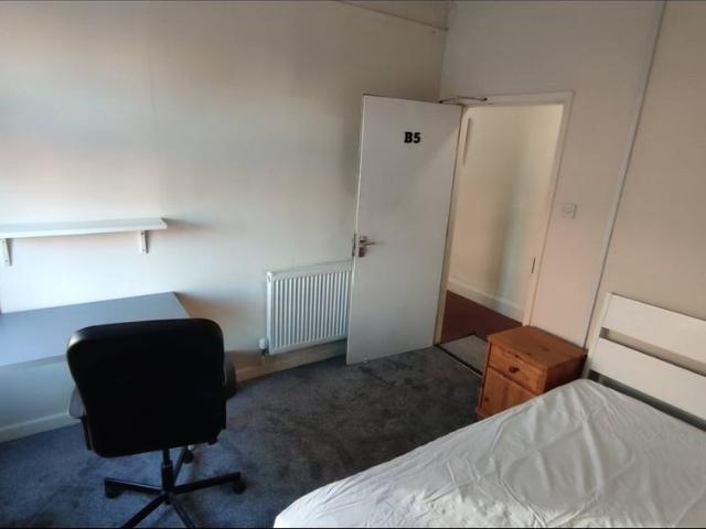 Room in a Shared Flat, Warwick Row, CV1