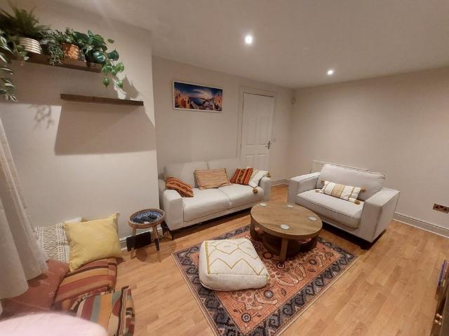 Room in a Shared Flat, West Fairbrae Drive, EH11