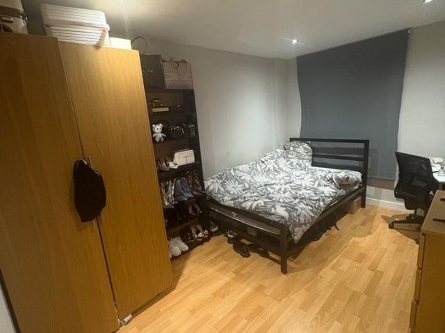 Room in a Shared Flat, West One Panorama, S1