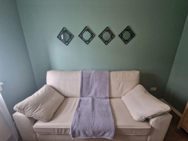 Room in a Shared Flat, West Pilton Grove, EH4