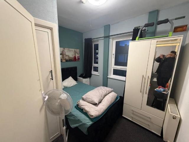 Room in a Shared Flat, Weston St, SE1
