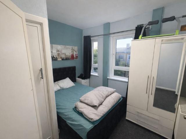 Room in a Shared Flat, Weston St, SE1