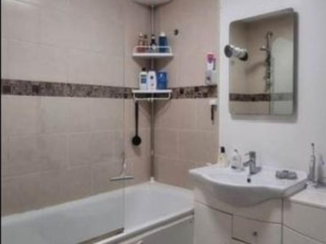 Room in a Shared Flat, Westport Street, E1
