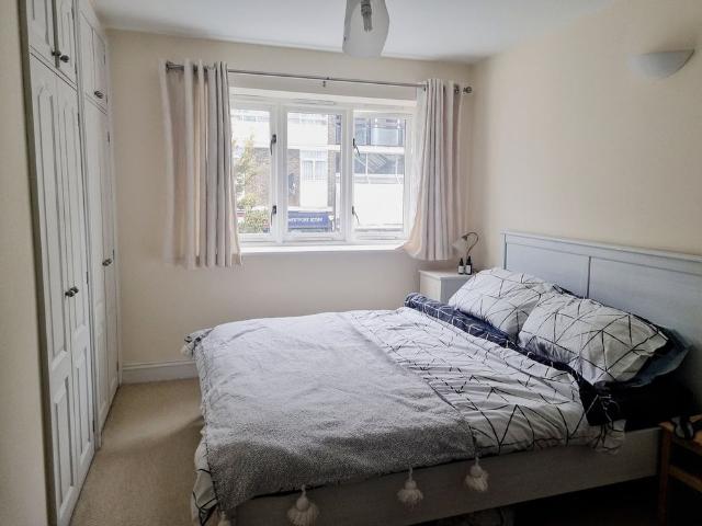 Room in a Shared Flat, Westport Street, E1