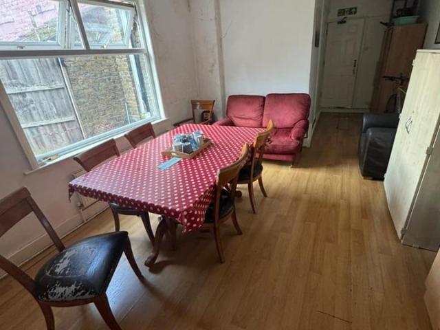Room in a Shared Flat, Whitburn Road, SE13
