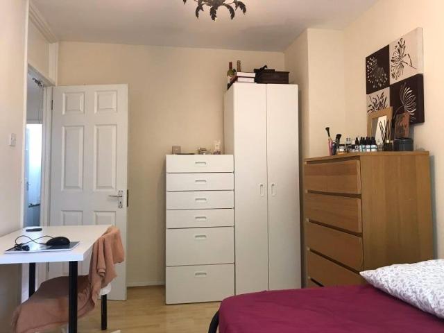 Room in a Shared Flat, Whitethorn Street, E3