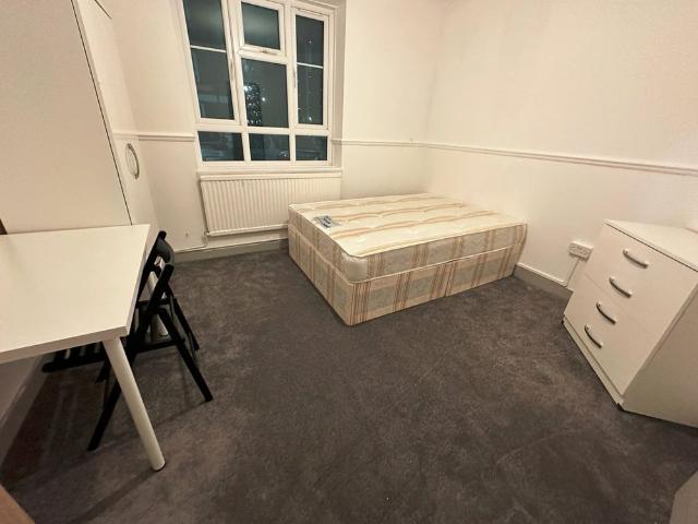 Room in a Shared Flat, White City Estate, W12