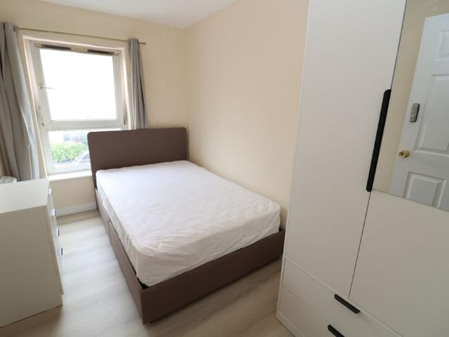 Room in a Shared Flat, Windmill House, E14