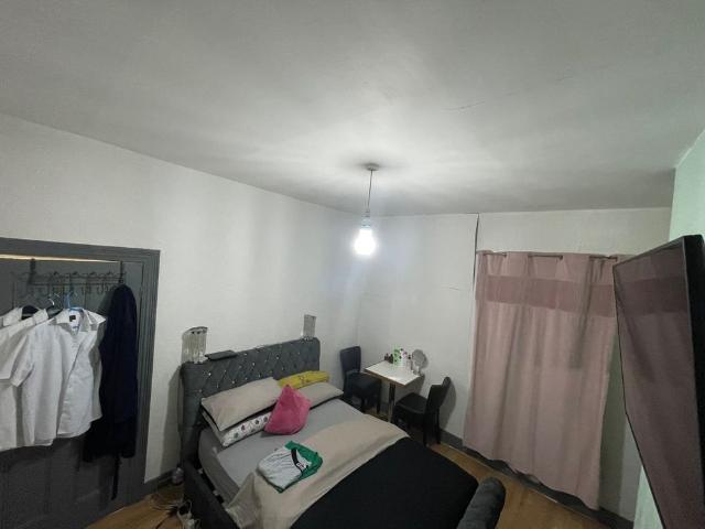 Room in a Shared Flat, Tower Mews, E17