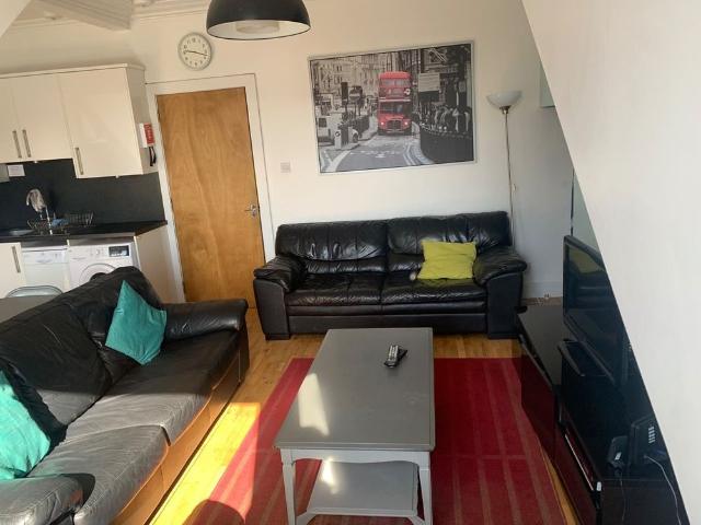 Room in a Shared Flat, Top, AB24