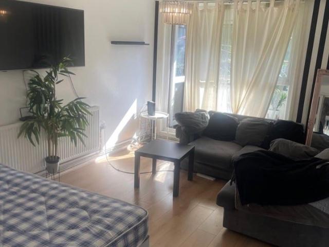Room in a Shared Flat, Tenterden Road, N17