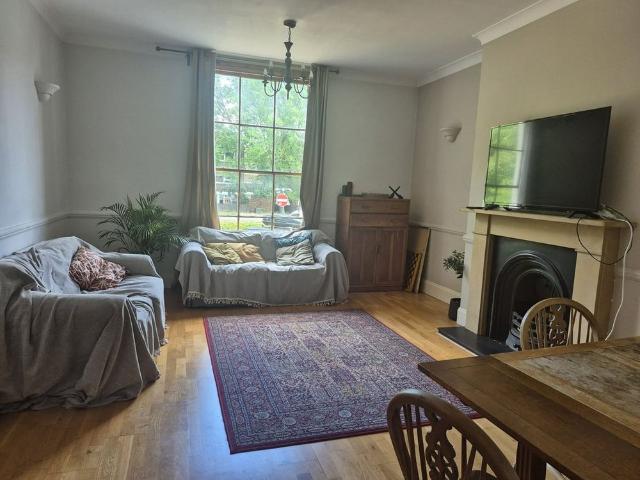 Room in a Shared Flat, Tiles Hill, SW2