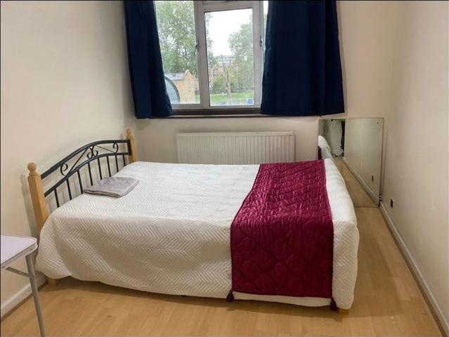 Room in a Shared Flat, Treves House, E1