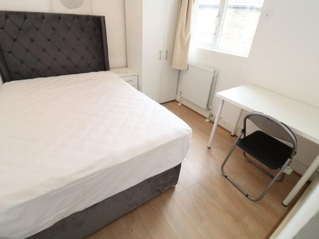 Room in a Shared Flat, Yeldham Road, W6