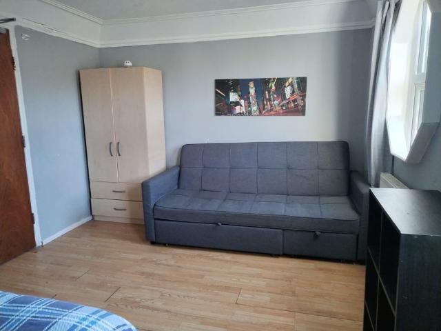Room in a Shared House, Myatts Fields South, SW9