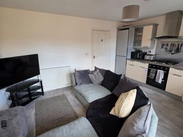 Room in a Shared House, Myrtle Drive, S2
