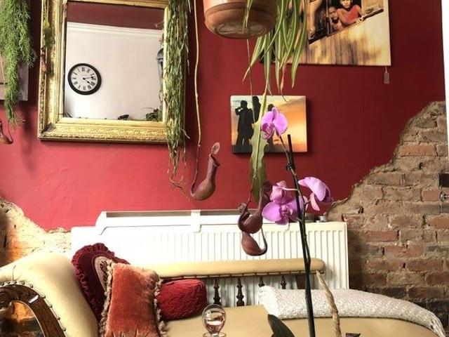 Room in a Shared House, Maine Road, M14