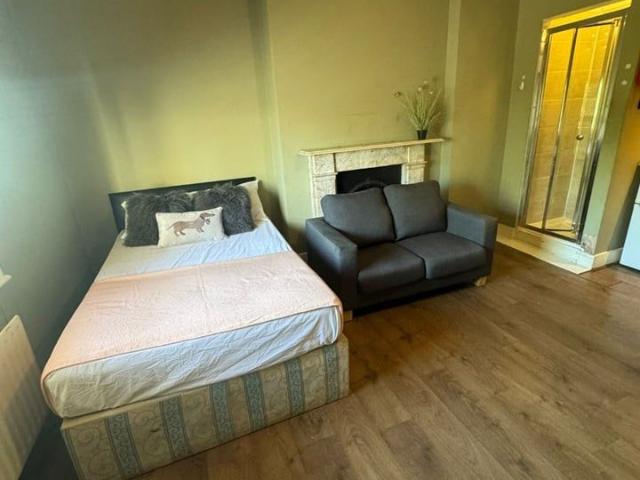 Room in a Shared House, Malwood Road, SW12