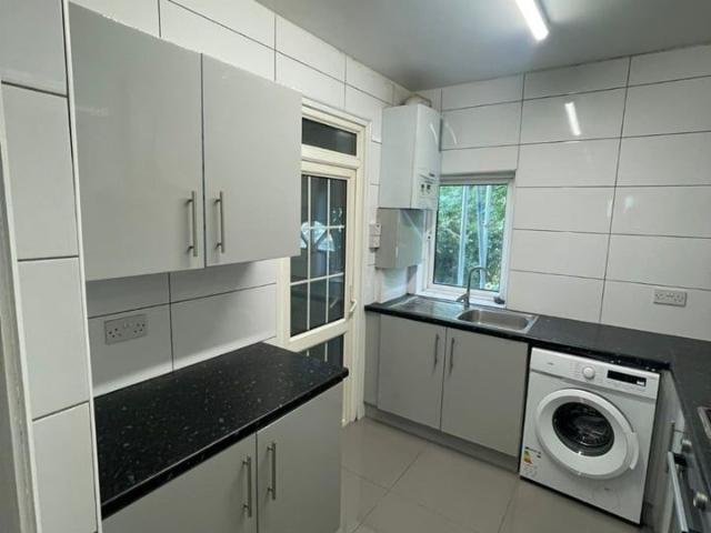 Room in a Shared House, Manor Drive, HA9