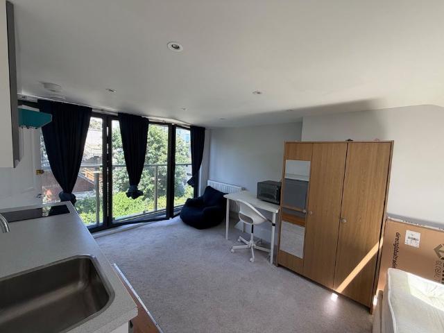 Room in a Shared House, Manchester Road, E14