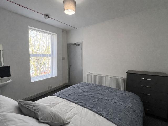Room in a Shared House, Maples Street, NG7