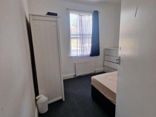 Room in a Shared House, Markhouse Road, E17