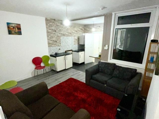 Room in a Shared House, Maud Street, NG7