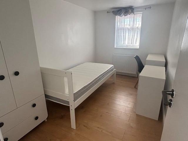 Room in a Shared House, Melford Road, E17