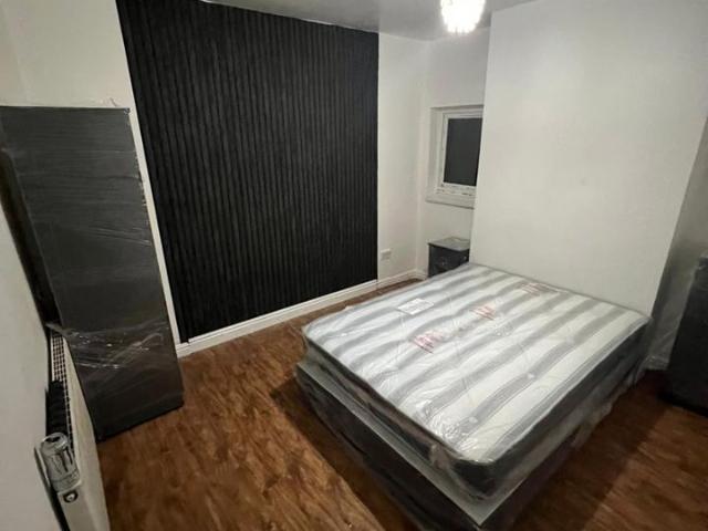 Room in a Shared House, Melrose Road, B20