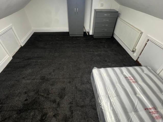 Room in a Shared House, Melrose Road, B20