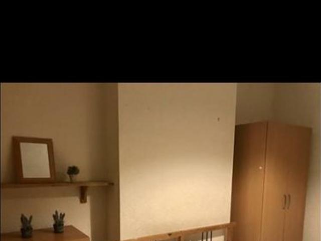 Room in a Shared House, Mere Road, B23