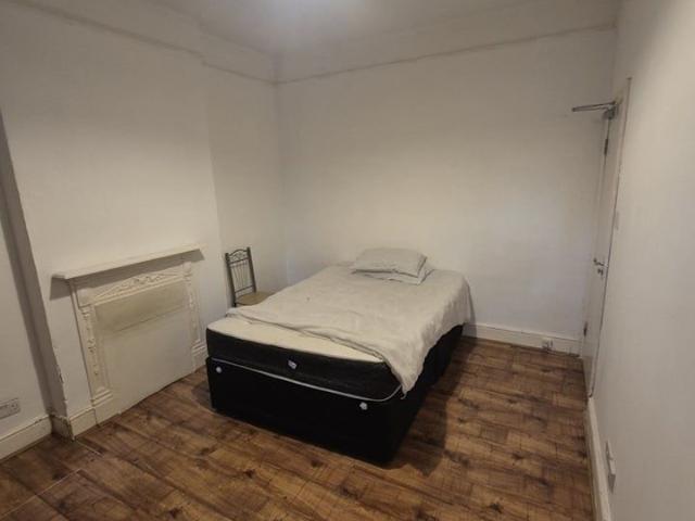 Room in a Shared House, Mersham Road, CR7