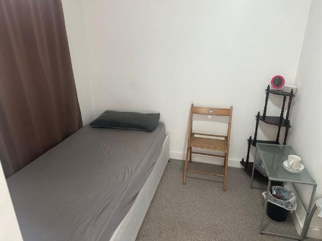 Room in a Shared House, Midhurst Avenue, CR0
