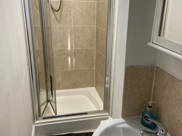 Room in a Shared House, Milner Road, B29