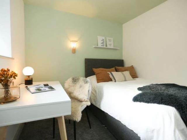 Room in a Shared House, Milford St, M6